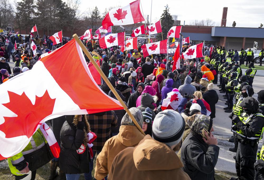 Blockades on Canada-US border continue as protests swell - Egypt ...