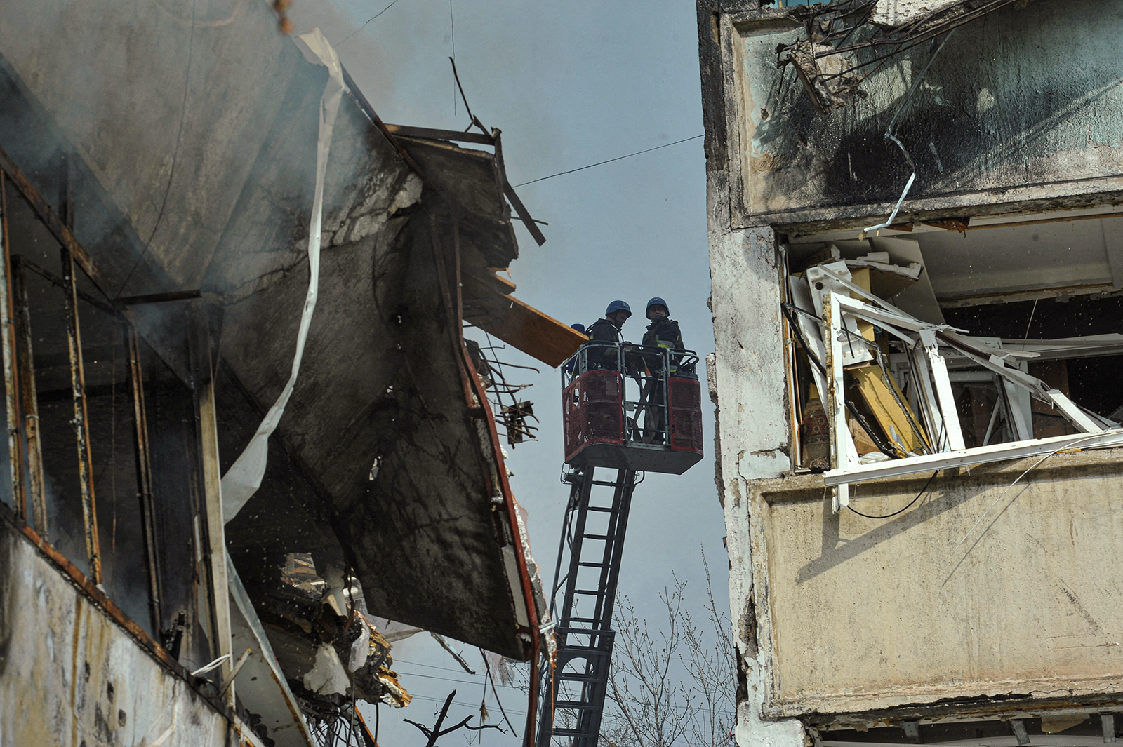 Russia launches deadly strikes across Ukraine as China's Xi departs ...
