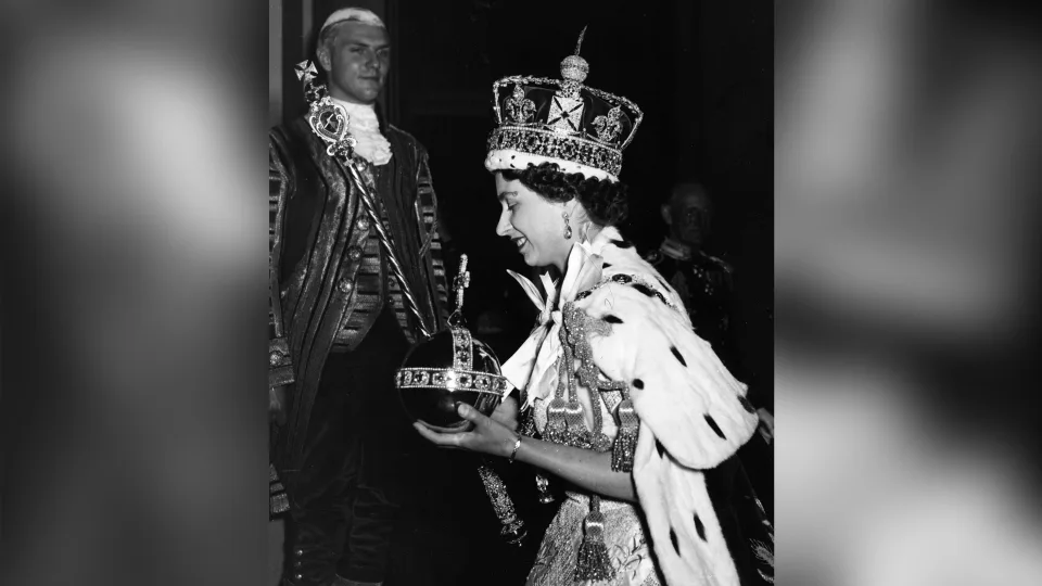 South Africans call for UK to return diamonds set in crown jewels ... South Africans call for UK to return diamonds set in crown jewels ...