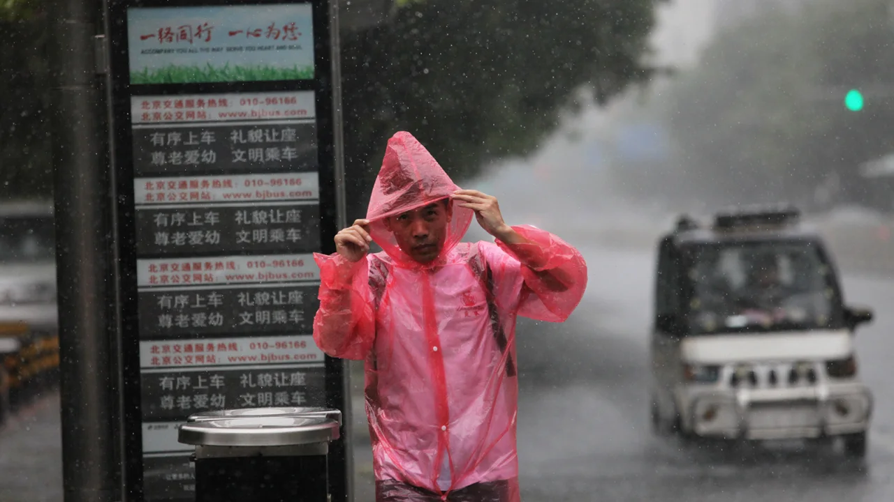 Thousands flee homes as Typhoon Doksuri soaks Beijing and a second ...